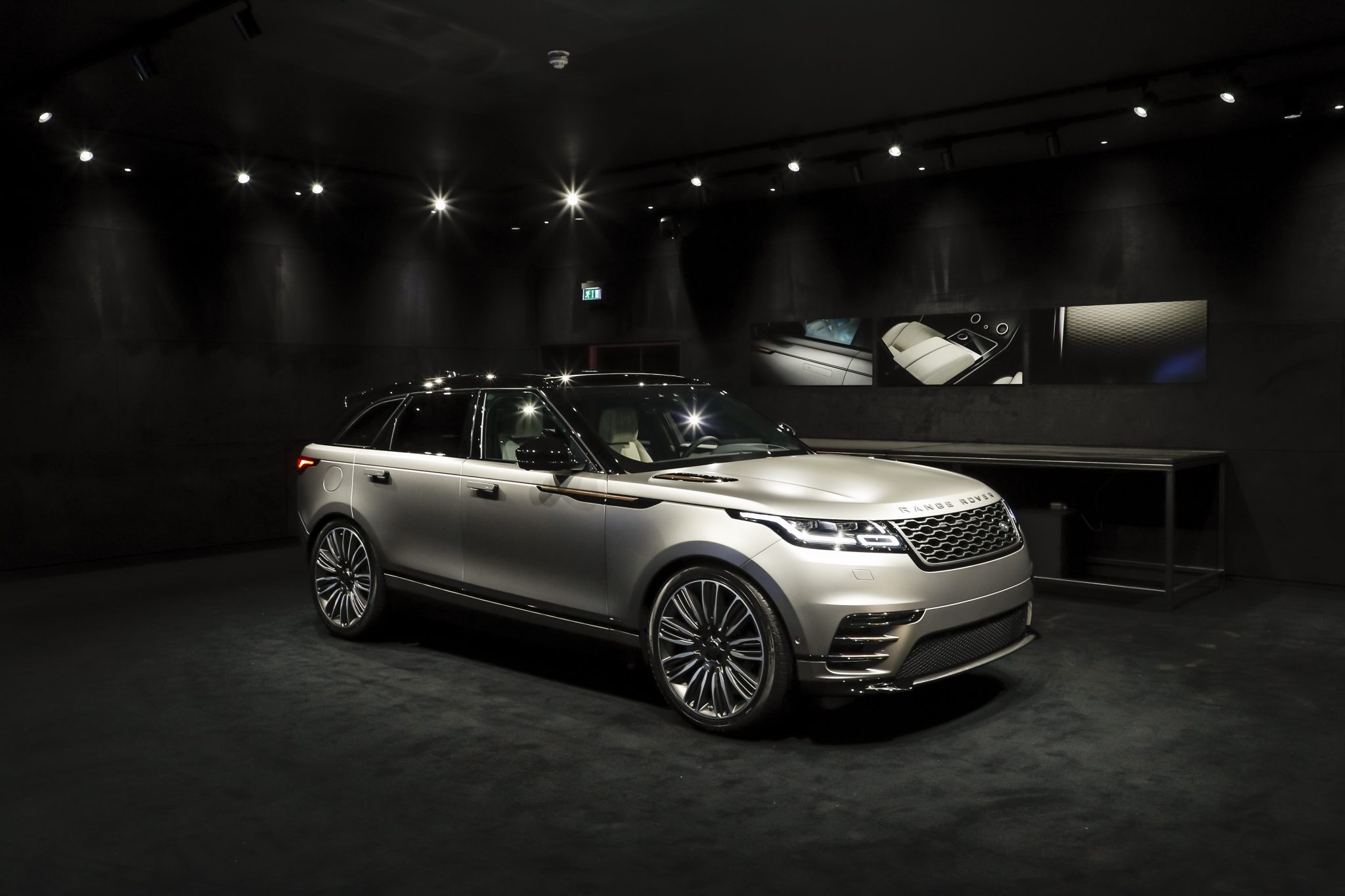14 Images To Celebrate The 50th Birthday Of The Range Rover — Born To ...
