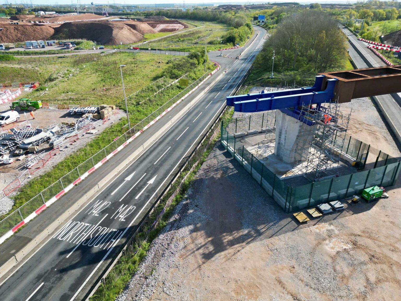 HS2: 1,100 Tonne Viaduct Moved Into Place Over M42/M6 Link Roads — Born ...